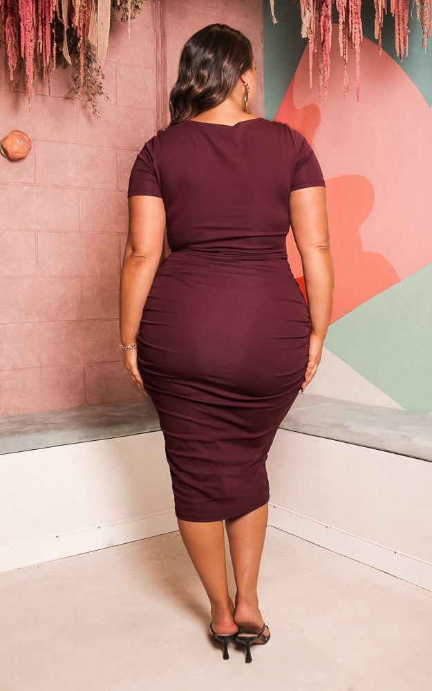 MERCEDES ROUND SCOOP NECK SHORT SLEEVE TIE DETAIL RUCHED MIDI DRESS ...